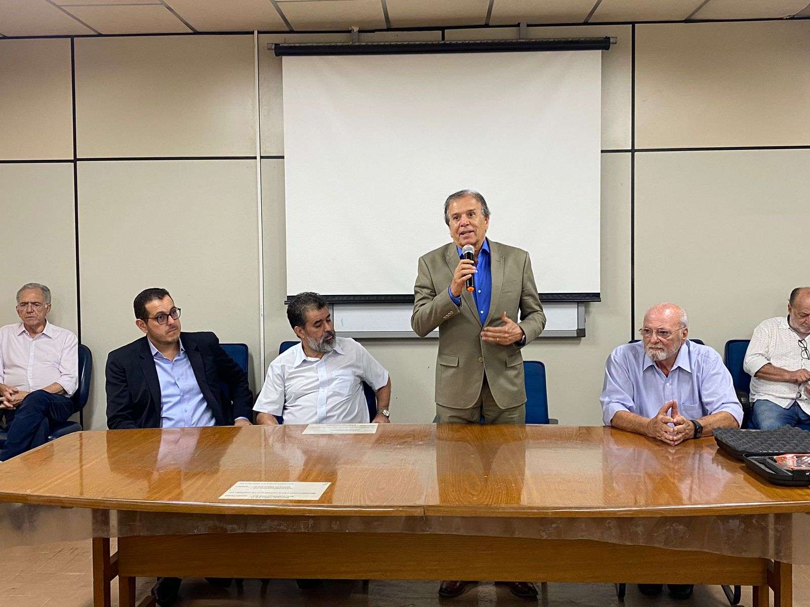 Aldenis pede demissão a Edinho e deixa comando da Secretaria da Saúde ...